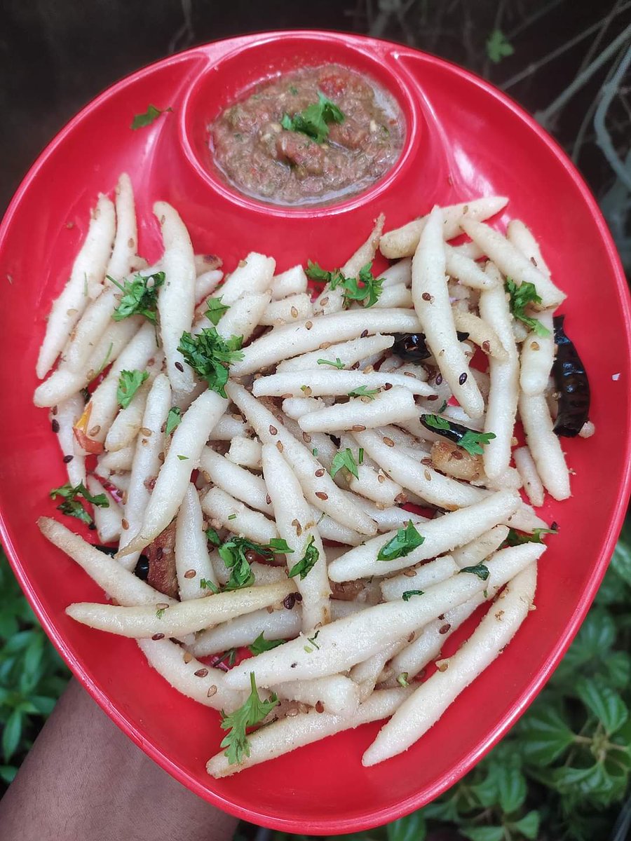 10 Delicious Traditional Dishes of Chhattisgarh 1. Bafauri - Thread ...