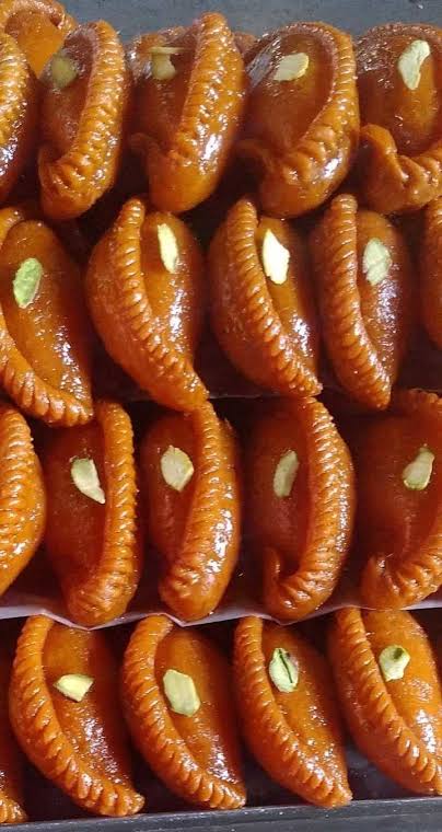 10 Delicious Traditional Dishes of Chhattisgarh 1. Bafauri - Thread ...