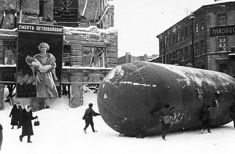 Soviet Visuals on Twitter: "Leningrad, USSR, 1943."