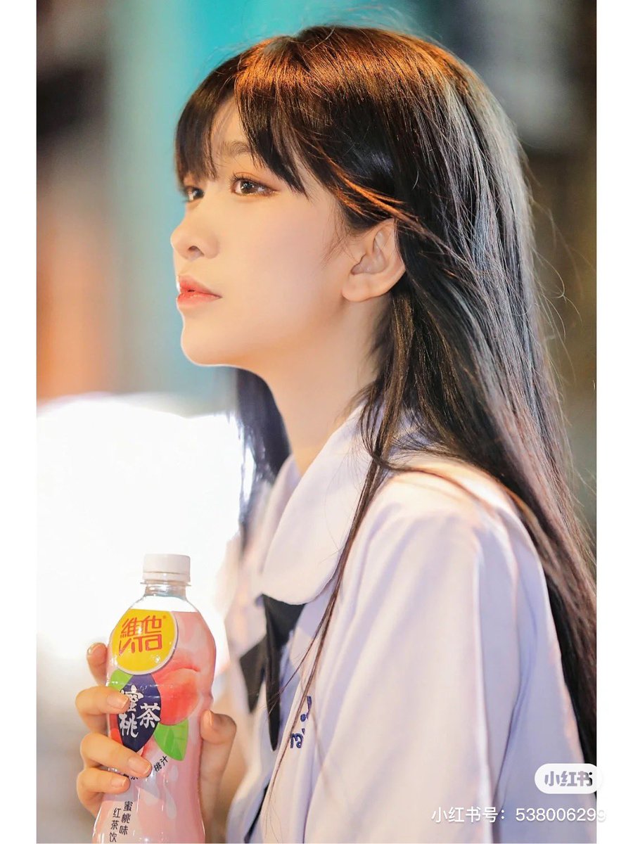 しゃちくまん on Twitter: "5日前に投稿した188cmの女の子です。 188cmでかわいくて最高です。 現在21歳らしいですね。 #高身長 #長身"