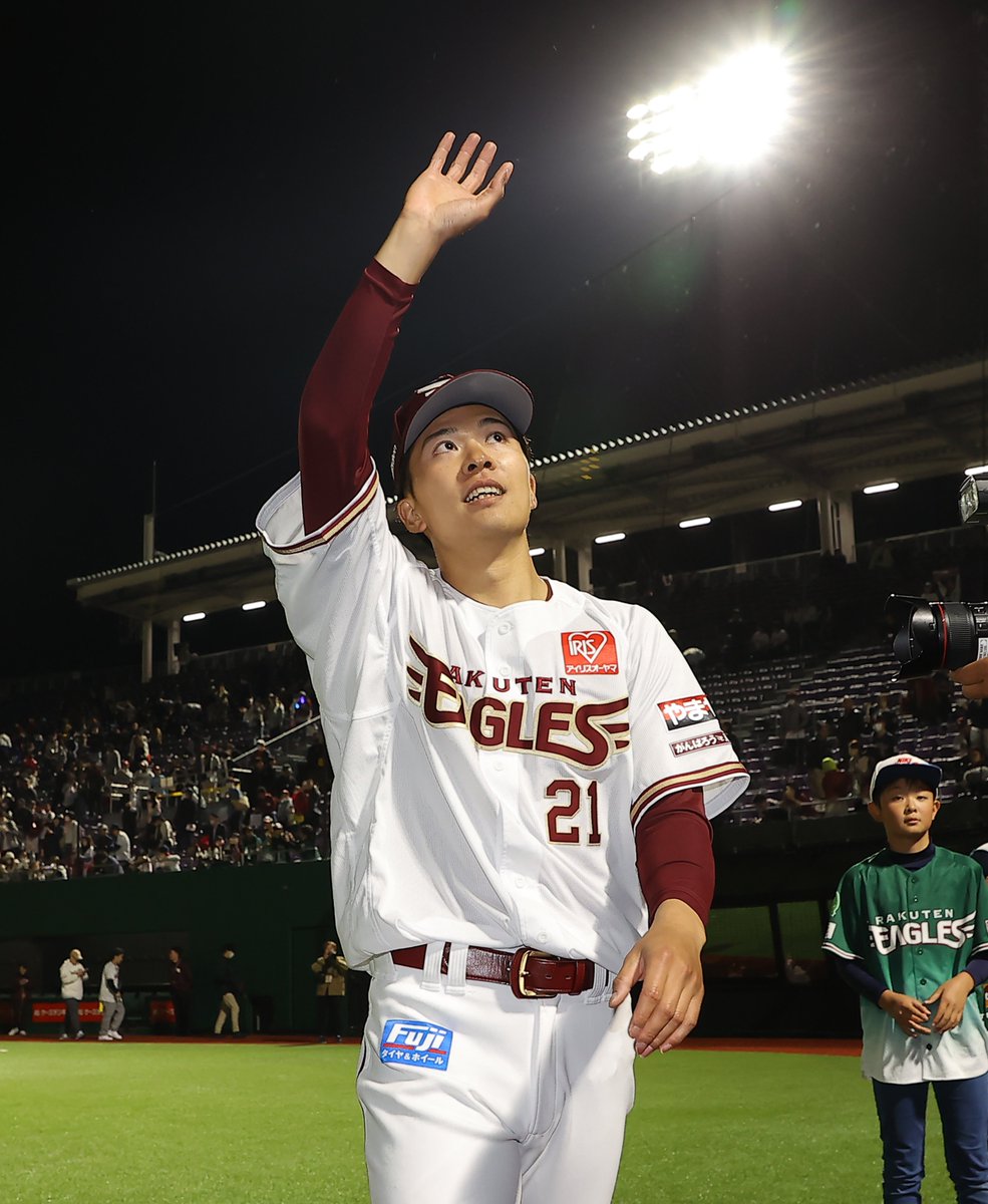 サンスポ×EAGLES on Twitter: "【楽天ｰソフトバンク】 16日、7回無失点、124球の力投を見せ今季2勝目を挙げた早川隆久投手。7回にはソフトバンク・周東佑京選手を二ゴロに ...