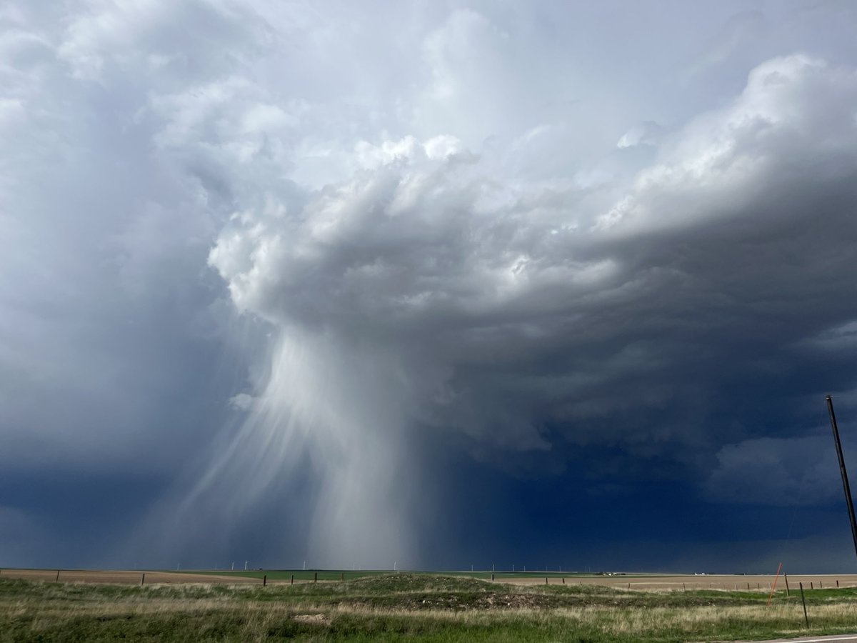 Rob Hoff 🏔🌌🦜💨 on Twitter: "Now I’m chasing hail cores"
