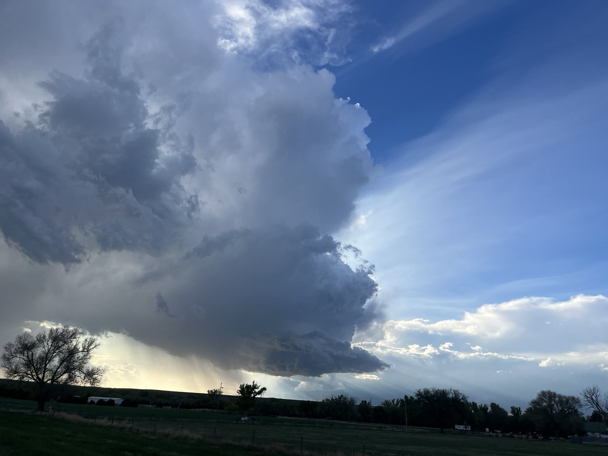 Rob Hoff 🏔🌌🦜💨 on Twitter: "Gorgeous little flip split LP Supercell to the west of Saint Francis ...
