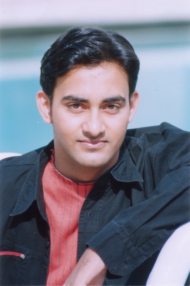 𝓐𝓶𝓲𝓽 𝓢𝓮𝓽𝓱 🇮🇳 on Twitter: "Once upon a time - Me at 19 😊😊😊"