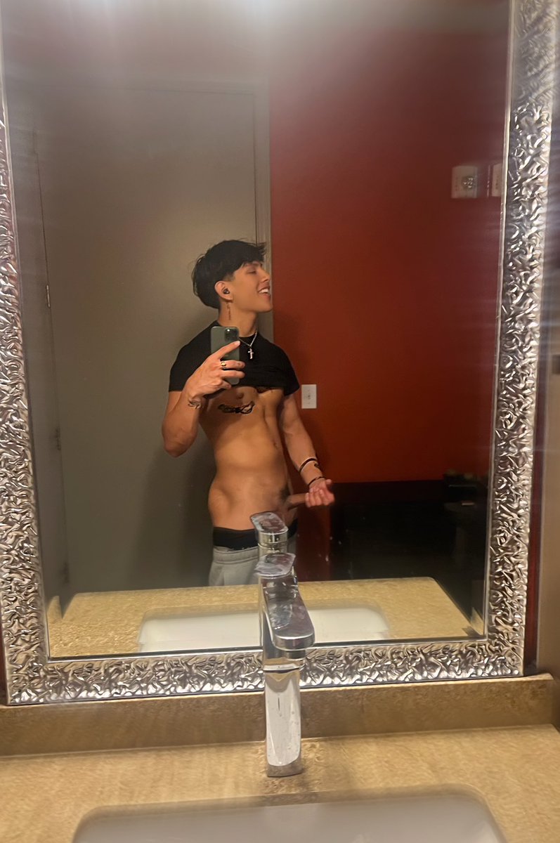 TYLER wolf on Twitter: "Let me entertain you w playing with myself 😈🍆💦 https://onlyfans.com ...