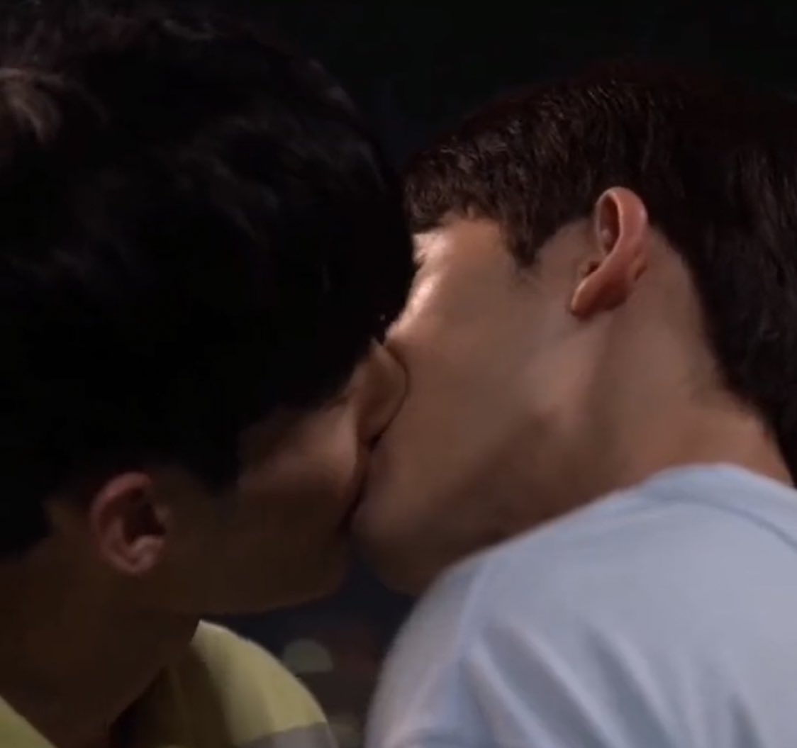 𝘴𝘵𝘢𝘳𝘴𝘵𝘳𝘶𝘤𝘬 on Twitter: "studiowinsome boys are giving the new kbls a run for their money when it ...