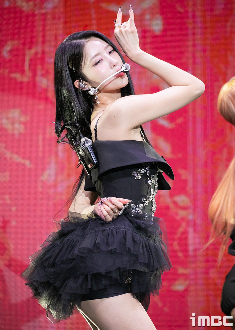 iMBC연예 on Twitter: "미주, 좌중압도 블랙스완 포즈 #러블리즈 #미주 #MIJOO [iMBC 직찍 8장] https://t.co/3Pc8oFAADq https ...