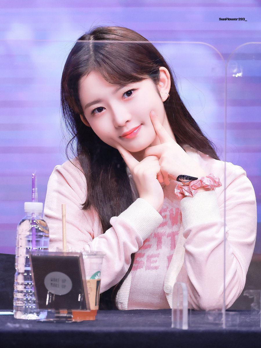 sunflower203 on Twitter: "220507. HQ #REI #레이 #レイ #直井怜 #IVE #아이브"