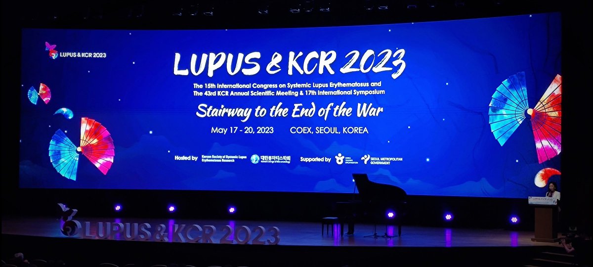 Laurent ARNAUD on Twitter: " LIVE: Now is the opening of @Lupus_Kcr_2023, the 15th international ...