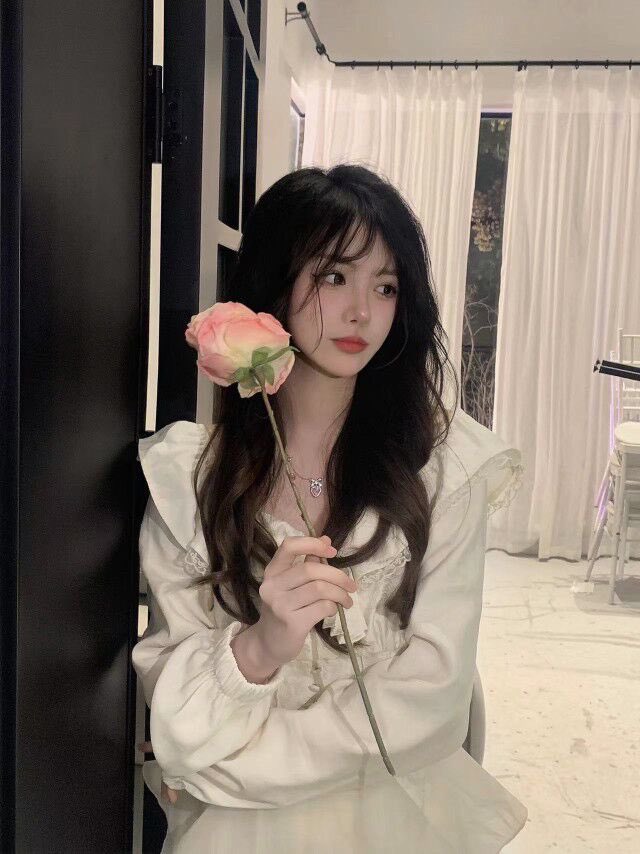 永夜🦈cos圈中介(收徒) on Twitter: "#上海交友 🦈165 🐳 92 🐻c 03 留学生，肤白貌美，本人好看，长发披肩，大长腿 有需要添加以下联系方式:🌈 (🔥门槛88，添加请 ...