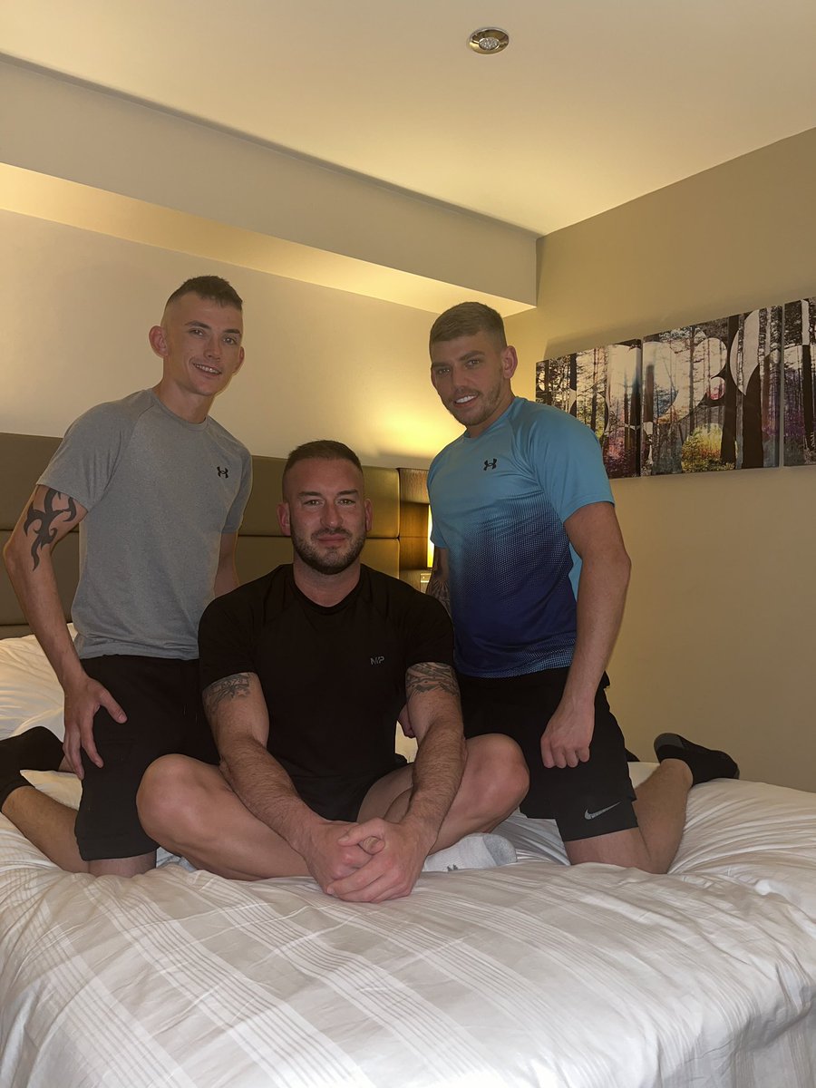 Ryan Lee on Twitter: "This hot collab is dropping on my onlyfans tonight don’t miss my hot ...