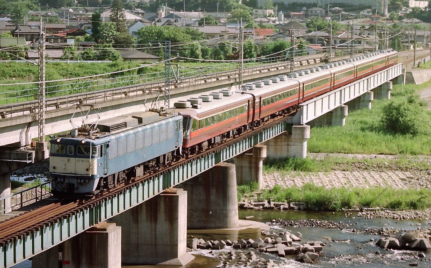 てつこ＠新川崎 on Twitter: "1995年5月 EF6254+東サロ、EF641027+タキ+コキ、211系、115系 信越本線 群馬八幡ー安中 https://t.co ...