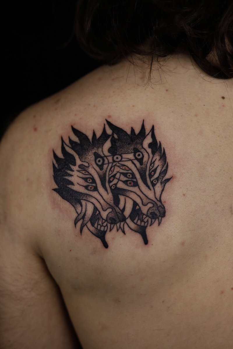 「two headed creature for alex!!」|ELYSE 👁のイラスト