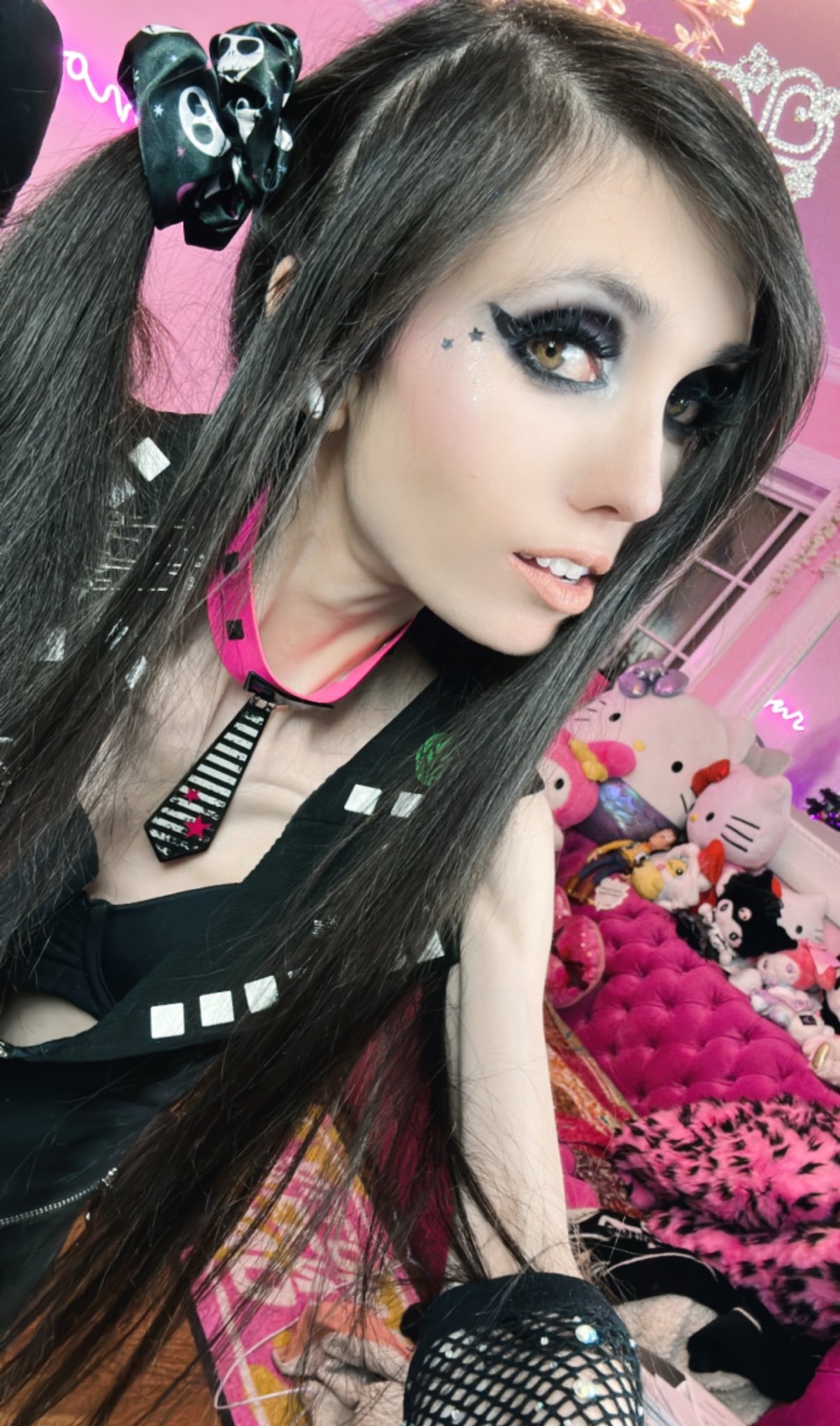 Eugenia Cooney on Twitter: "I’m finally live on twitch again! We have a lot to talk about… come ...