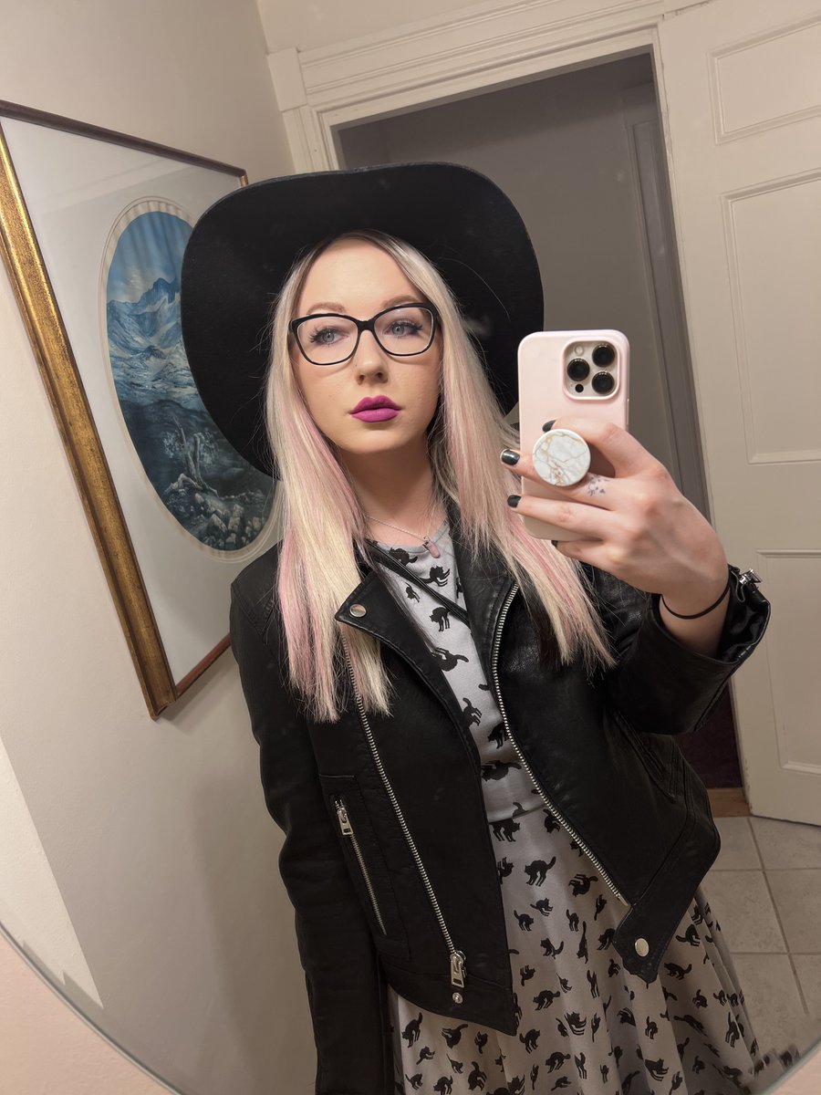Candy Glitter On Twitter Cant Talk Right Now Just Checked Into A V