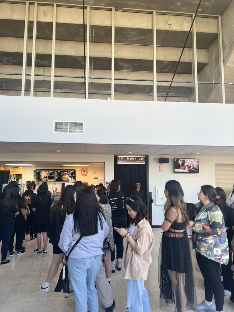 d⁷ 🥢 IS SEEING YOONGI TODAY on Twitter: "SO FAR AWAY PROJECT BANNERS AND LYRIC SHEETS AVAILABLE ...