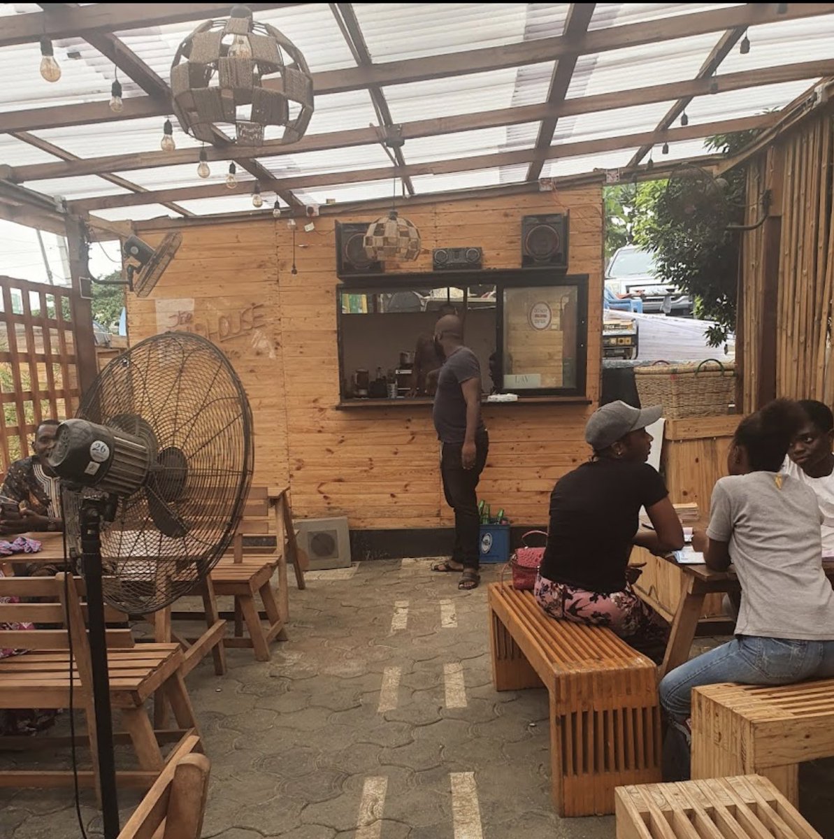 Under 3k Restaurants in Lagos A thread 1. King Glab 📍 17, Olumo street ...