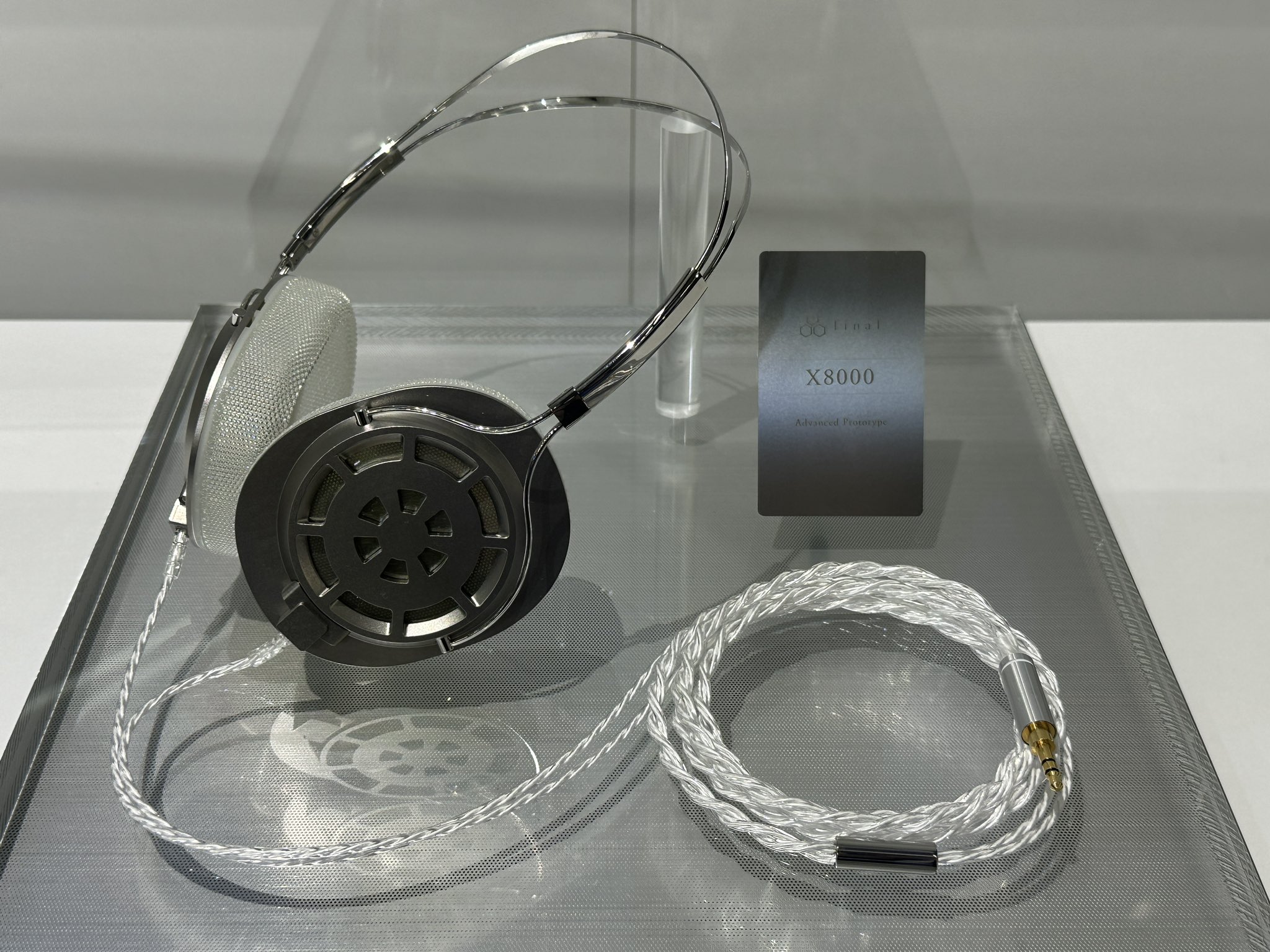 ばらまつ@e☆イヤホン中の人 on Twitter: "final X8000 発売は今年12月ごろにできれば、、、とのことでした！ 価格70万以上くらいとのことでした ...