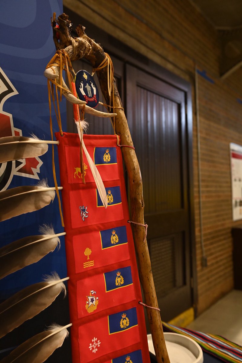 GRC on Twitter: "Un bâton à exploits est un symbole sacré unique qui représente la culture ...