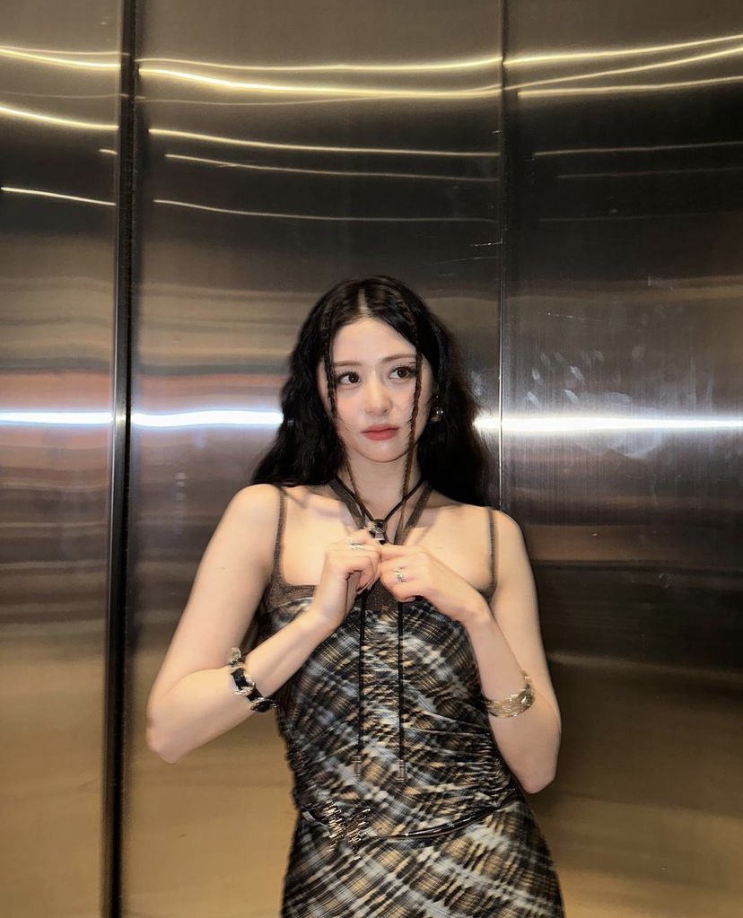 LE SSERAFIM GLOBAL on Twitter: "[IG — #HUHYUNJIN] 230518 LE SSERAFIM Yunjin Instagram Update via ...