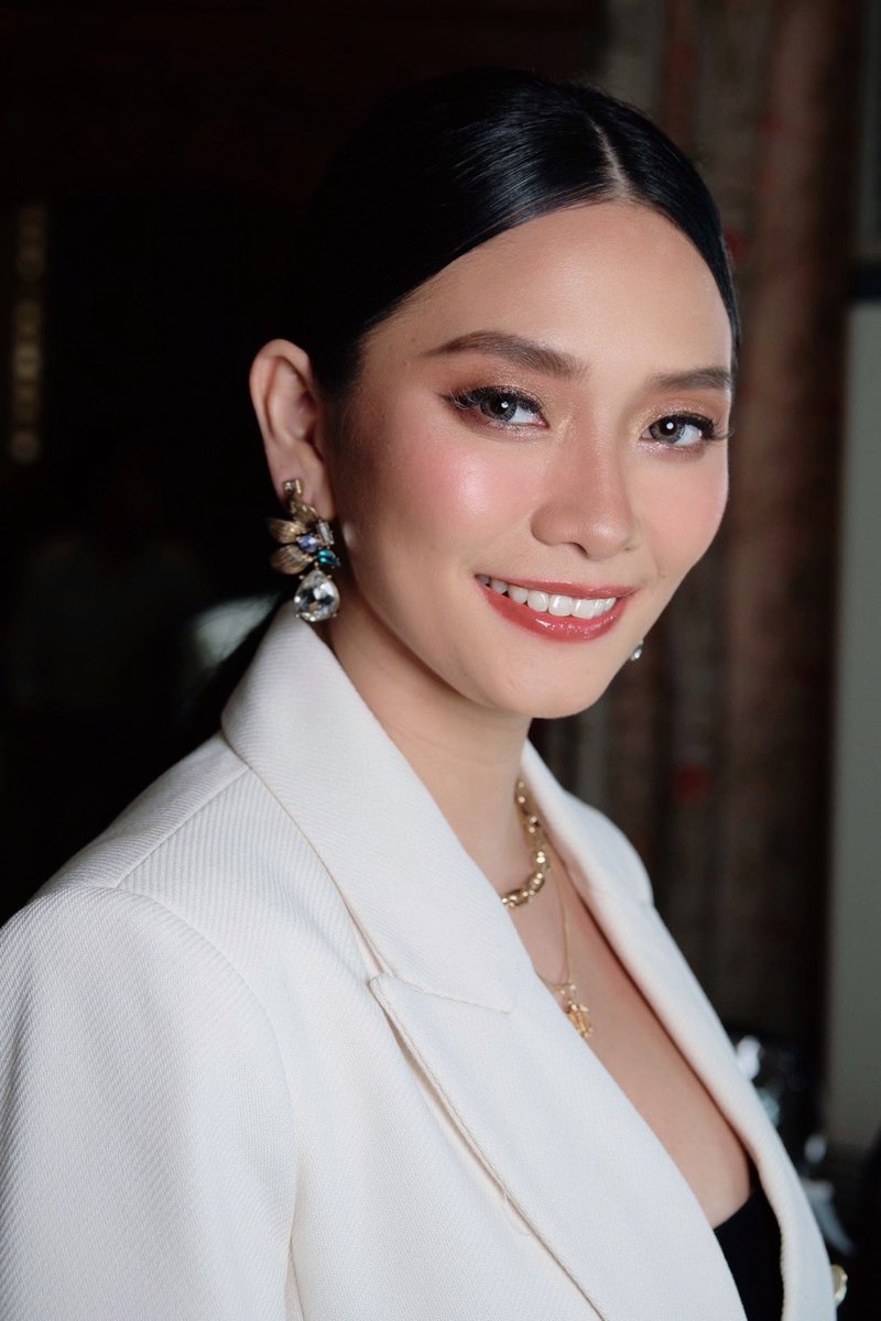 Atty. Czarina Reyes-Tecson on Twitter: "Happy 3rd year workniversary to me!! 🤍⚖️ I pray that I ...