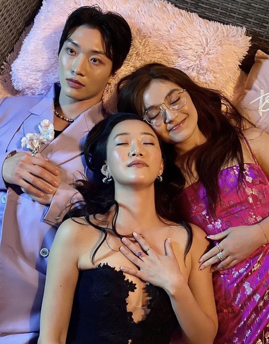 xo kitty spoilers on Twitter: "Gia and Sangheon aka yuri and minho are siblings in real life ...