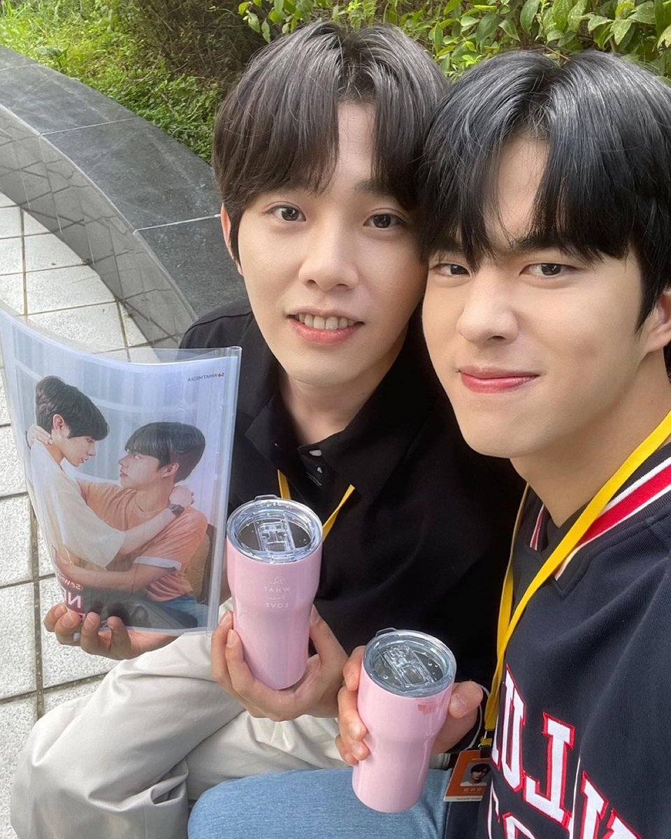 BoysLove Hub on Twitter: "FOFOS! 🤧 Cho HanGyeol postou as selfies tiradas em #LoveMate com o Cho ...