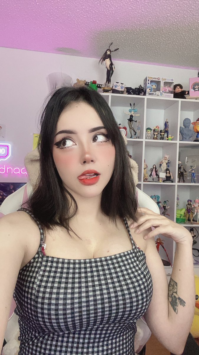 ItsMidna 🌸 on Twitter: "Ya ando en directo! Hoy stream de terror y dulces ☺️🌸 http://Twitch.tv ...
