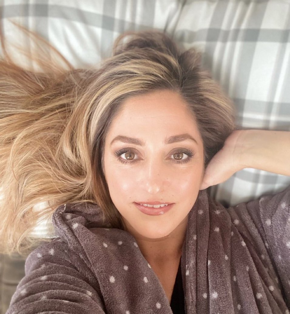 Dr. Pheline Purrvocateur🇺🇦🏳️‍🌈 (🍐-🅾️-Dee) on Twitter: "This is JoJo from Jerz She's a __ _ woman ...