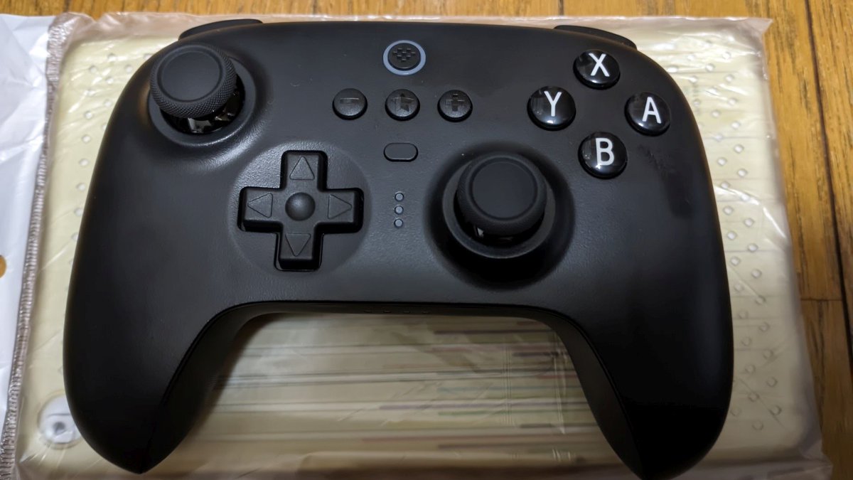 メイ on Twitter: "8bitdo Ultimate Controller Switch版とXBOX版の二種類あり Switchのプロコンとの比較 ・プロコンより一回り小さい ・背面 ...