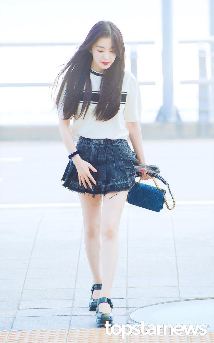 IRENE (아이린) NEWS on Twitter: "Press Previews/Articles today #IRENE https://naver.me/Gh8USrci ...