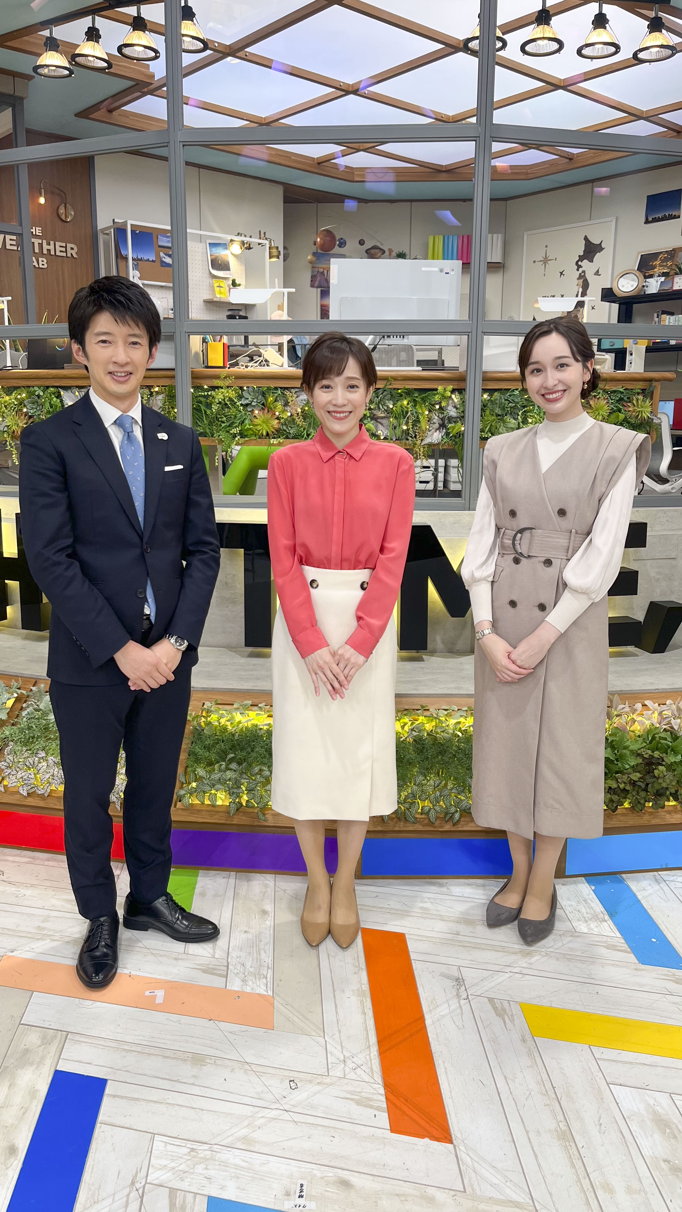 TBS『THE TIME, 』 on Twitter: "🐣🐣🐣 ／ 📢金曜日は #スギちゃん と #アイちゃん😌 よろしくね♩ \ 🐥.｡oO（3人でパシャリ💕） #杉山真也 #江藤愛 ...