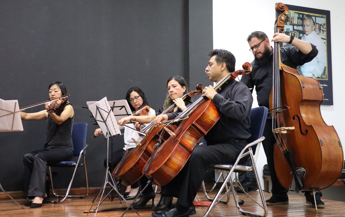 Universidad Central del Ecuador on Twitter: "Libros: • "La poesía de Euler Granda o La ...