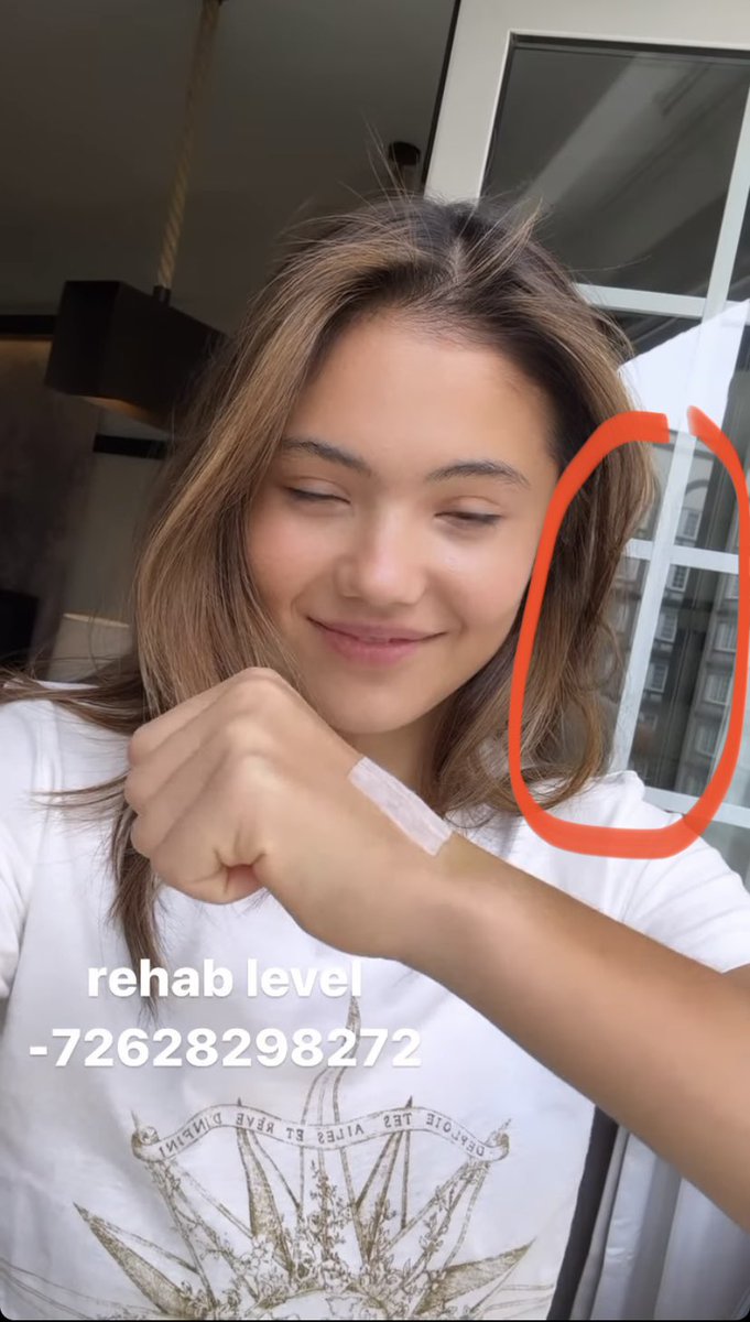 ️ on Twitter: "I spy with my little eye 😉 Emma Raducanu in Mexico City with the boyfriend"