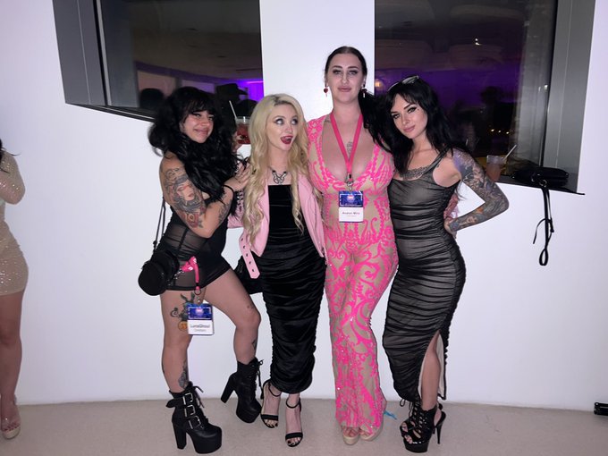 TW Pornstars - Lola Fae 🧚🏻‍♀️. Pictures and videos from Twitter.