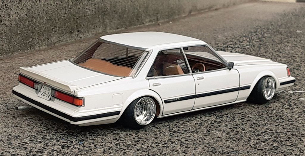 リトラマン(シャーペン絵描き) on Twitter: "RT @zQjQxVieSnfFWCA: フジミのGX61マークIIグランデツインカム24を撮影しました。ホワイト色塗装､スピード ...