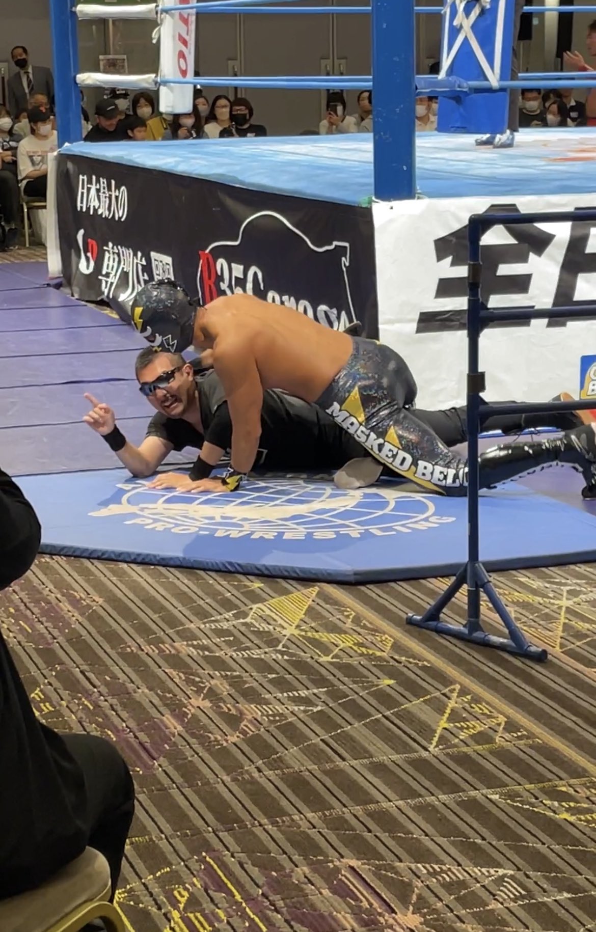 ベルク(Belc)🅱️ on Twitter: "場外で！ まさかの！ マスクドベルク！ https://t.co/Xn2so6FypR" / Twitter