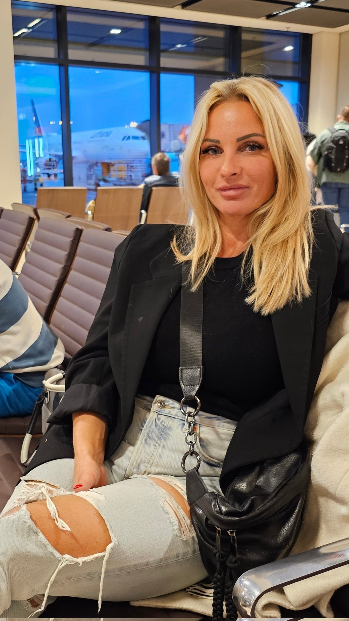 TW Pornstars - Candy Samira. Twitter. Guten Morgen, so am Flughafen BER angekommen, jetzt aufs ...