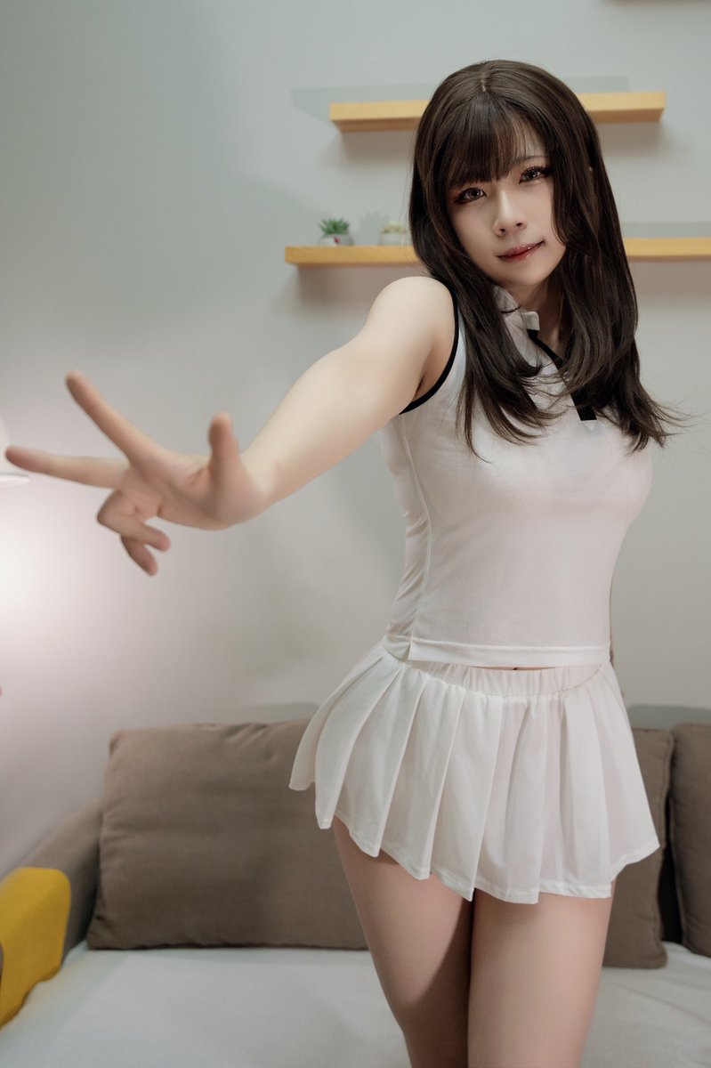 萌萌子 Moeko On Twitter “问个问题,你跑步快吗?” “不快呀,怎么了?” “那我应该可以追得到你💕” 遇到水就会变透明的