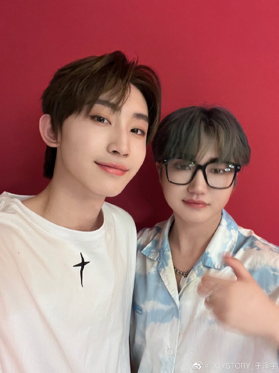 on Twitter: "#ZEYU weibo update 🍩🎂"