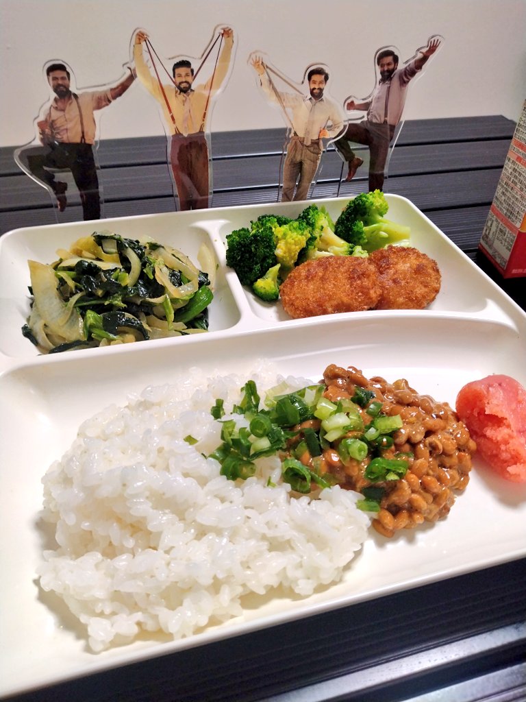 はるまき On Twitter Rt Yasai このアクスタすごい!私の手抜き飯をこんなにも喜んでくれる!生活の質が上がる!飯を作るモチベになる!