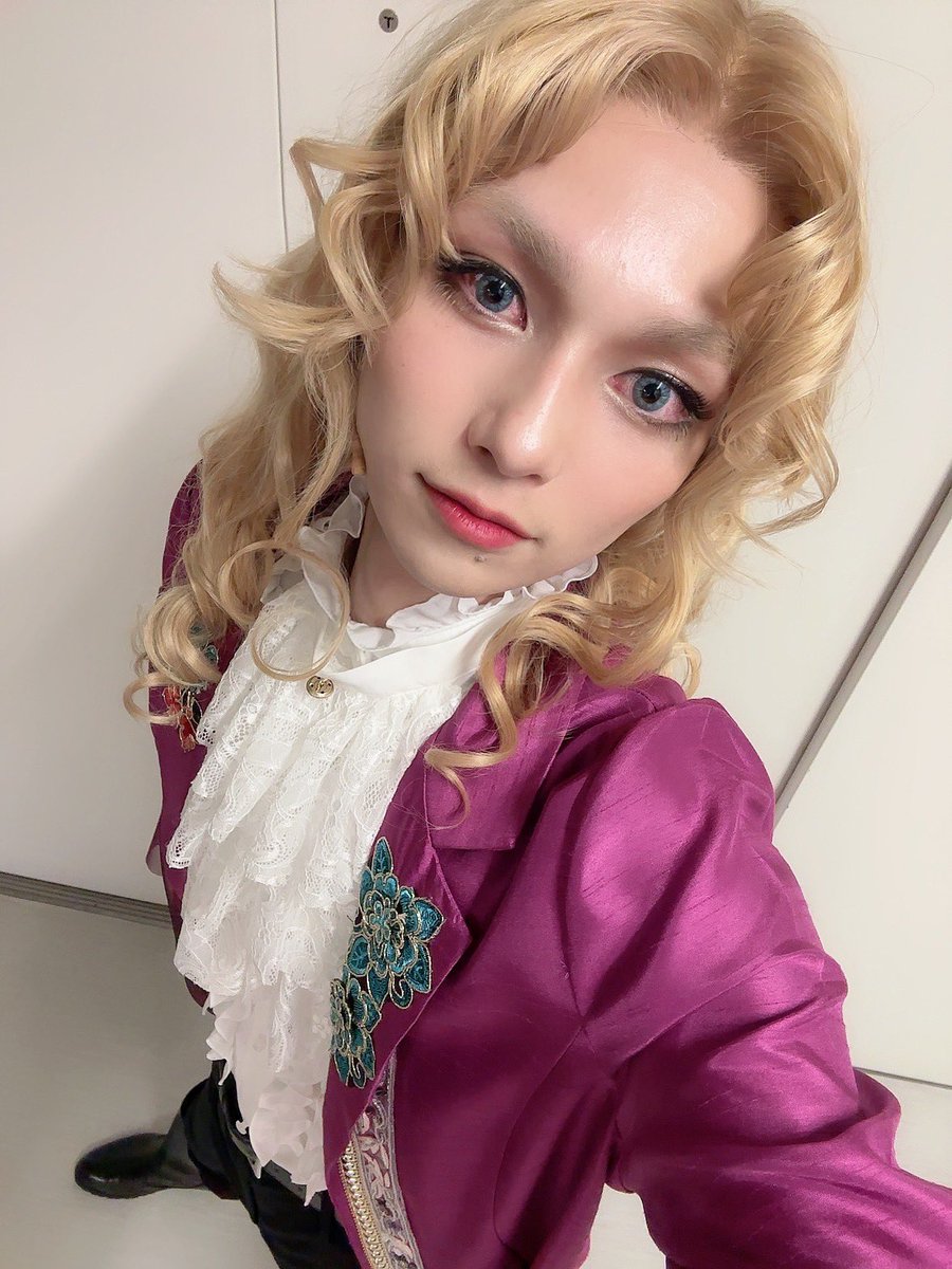 胡桃澪(新作はじめました) on Twitter: "RT @YUKI_SOLIDEMO: 伯爵衣装、パーティー衣装です 上品にエレガントに！！ シャツもアウターも素敵でした🌹 #エロイカより ...