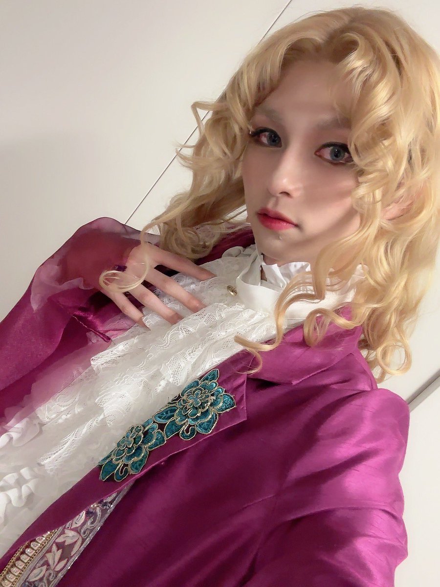 胡桃澪(新作はじめました) on Twitter: "RT @YUKI_SOLIDEMO: 伯爵衣装、パーティー衣装です 上品にエレガントに！！ シャツもアウターも素敵でした🌹 #エロイカより ...