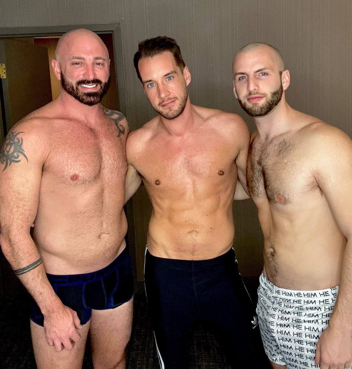 Ryan & Chad (Los Angeles May 26-29) on Twitter: "RT if you’d join us for some fun 😉😈 @MarkBlueXXX"