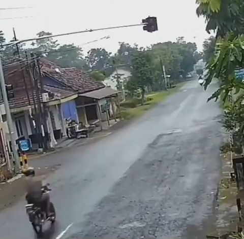 Road Sense Kenya - RSK on Twitter: "Guess what happened after the 4th frame?… 🫣 https://t.co ...