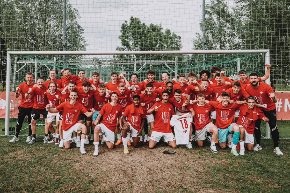FC Red Bull Salzburg on Twitter: " U15 U16 U18 Die Red Bull Fußball Akademie feiert das Titel ...