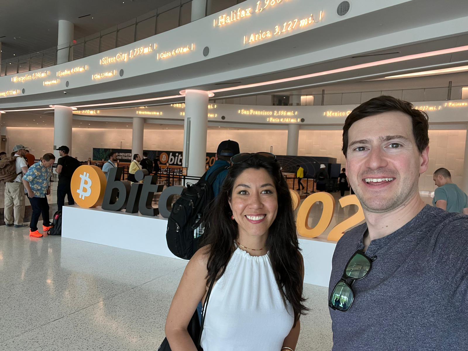 Ayelen Osorio on Twitter: "Finally met the one and only legend in my books: @gladstein ! What an ...