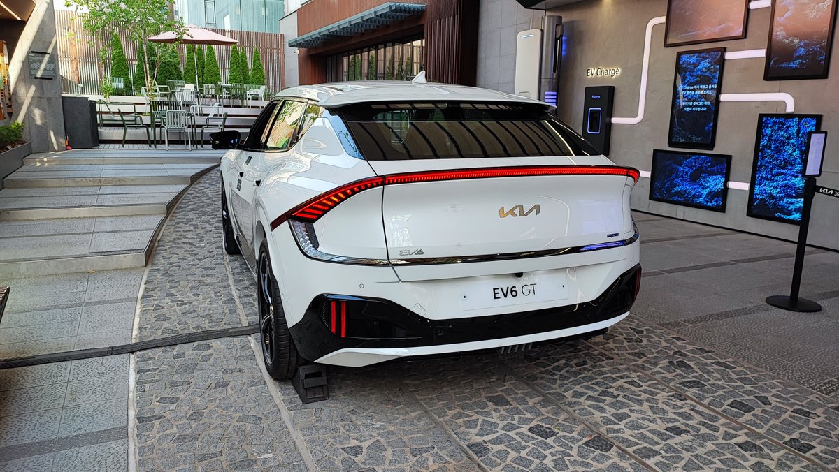 EV総合研究所 ev_miharuno(元leaf_miharuno) on Twitter: "#KIA #EV6GT エクステリア 外見は、ほぼ、#EV6 と変わらないのですが、ホイール内 ...