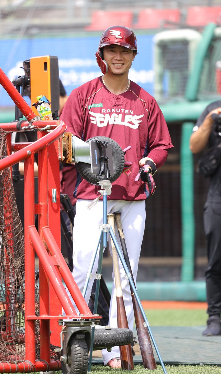 ♪ROYCE♪ on Twitter: "RT @Sanspo_EAGLES: 【楽天ｰロッテ】 21日、練習に臨む西川遥輝選手。 https://sanspo.com https ...
