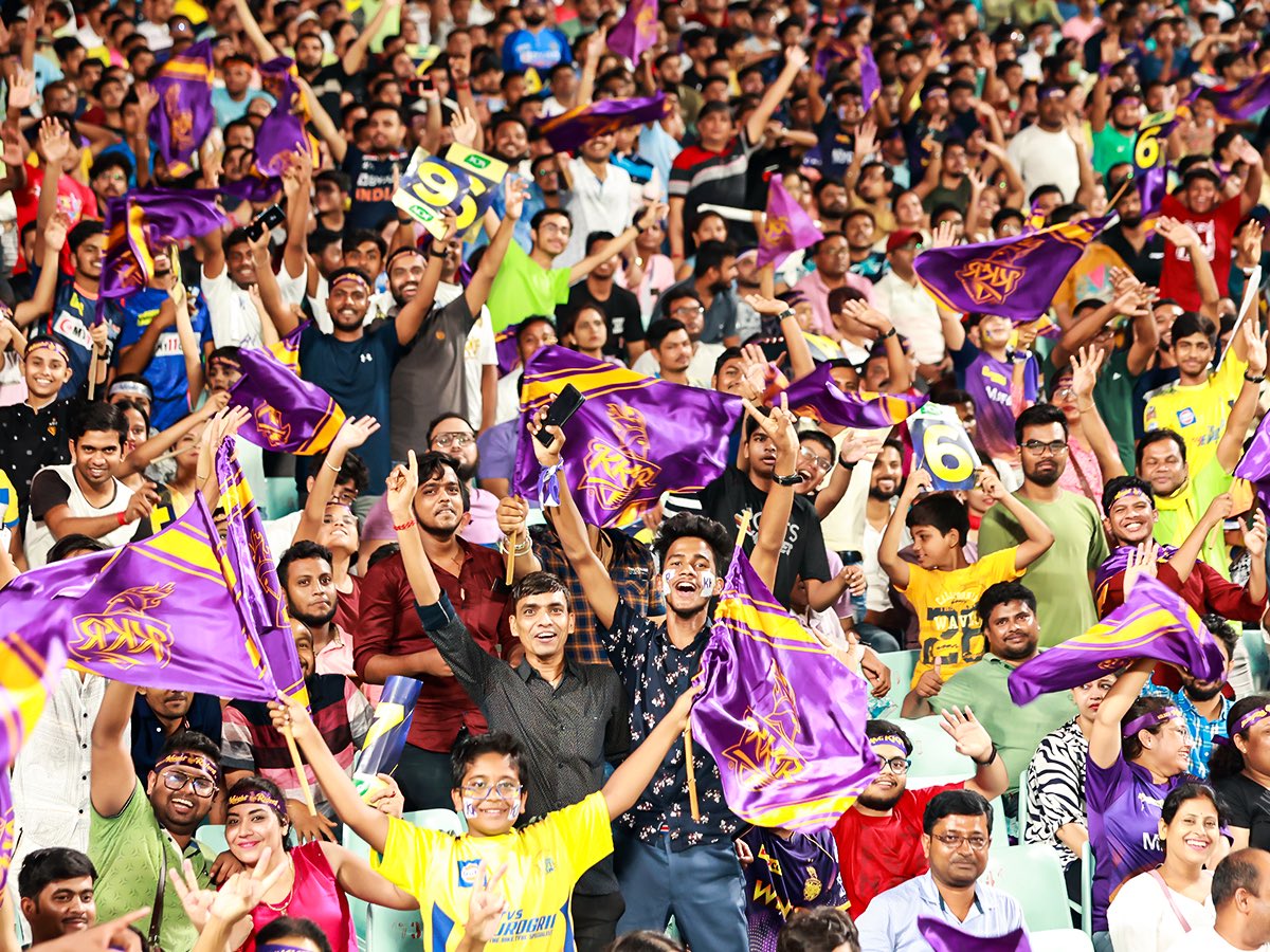 KKR Fan Club on Twitter: "RT @KKRiders: The best fans 💜"